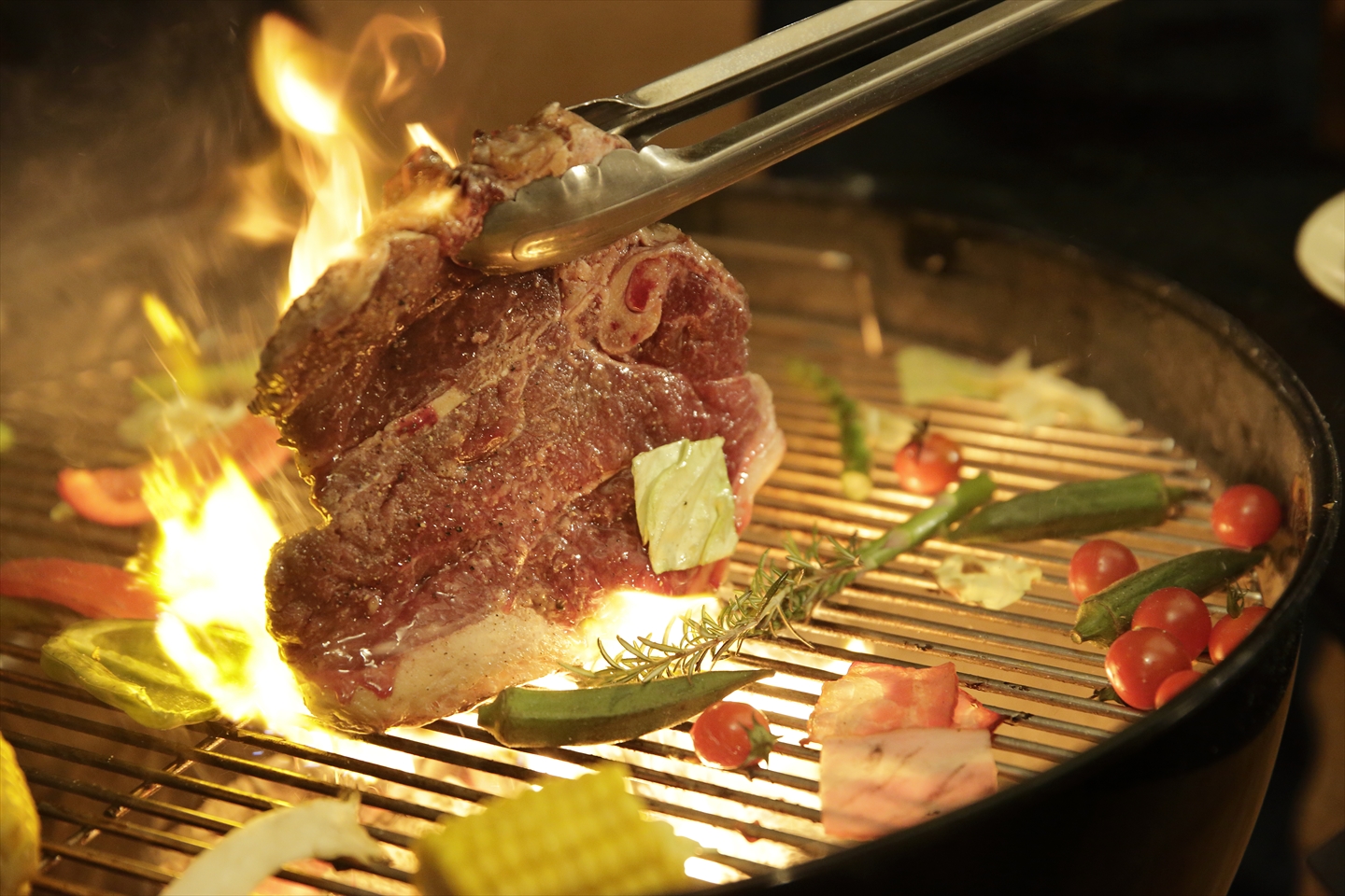 手ぶらでOK？「夜BBQ」の楽しみ方・事前準備をバーベキュー場スタッフが解説！ | オアシスパーク BBQ CANVAS