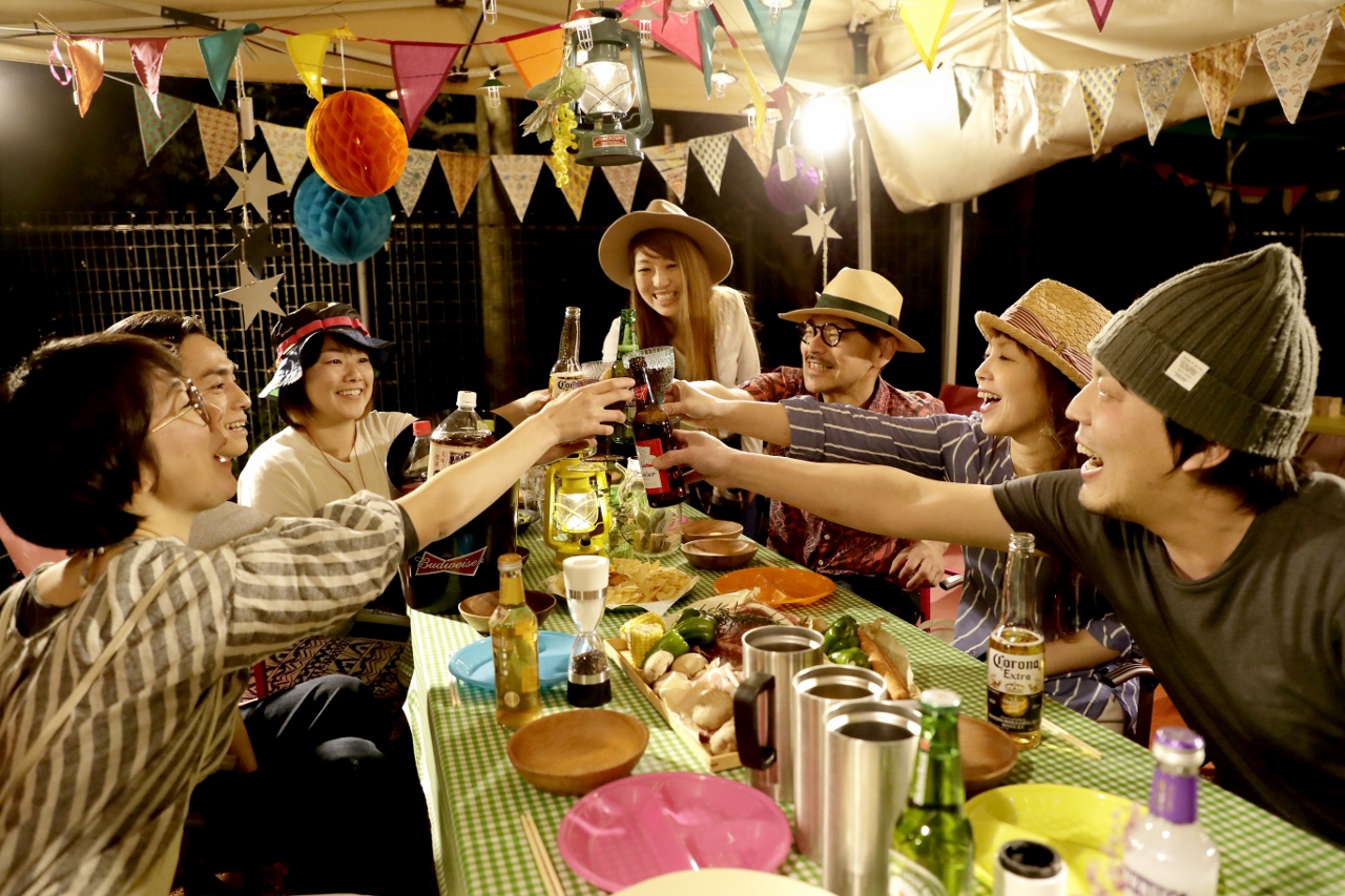 手ぶらでOK？「夜BBQ」の楽しみ方・事前準備をバーベキュー場スタッフが解説！ | オアシスパーク BBQ CANVAS